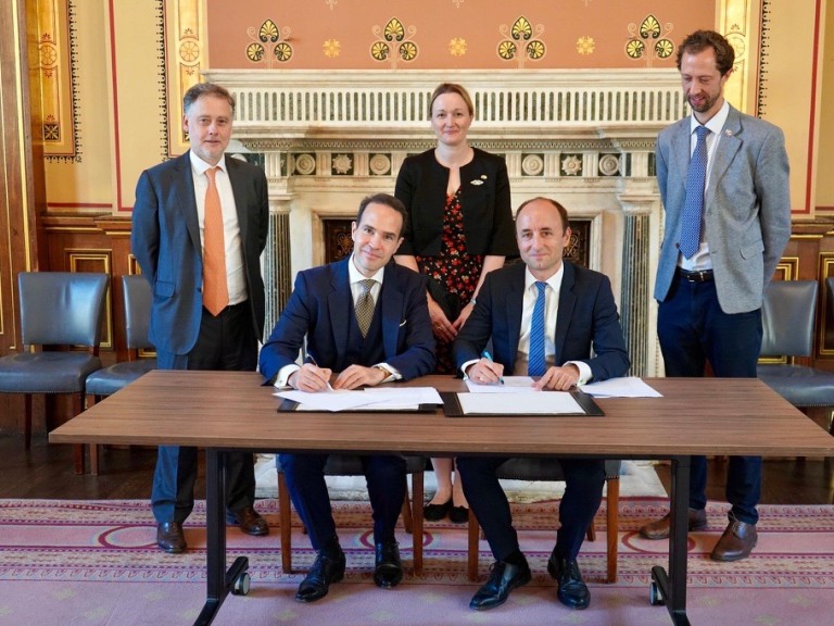 Hynamics UK and Hy24 sign exclusive partnership to develop UK's Fawley Green Hydrogen Project ...